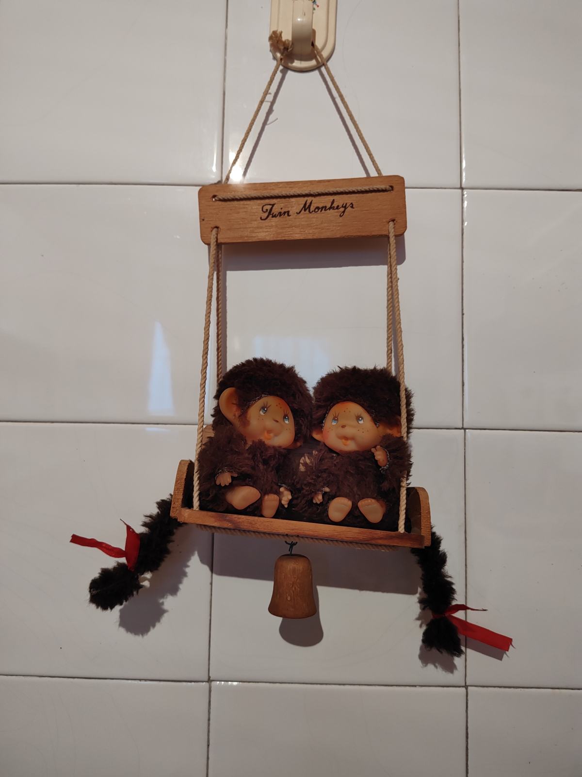 Vintage Chic A Boo majmunčići na ljuljačci