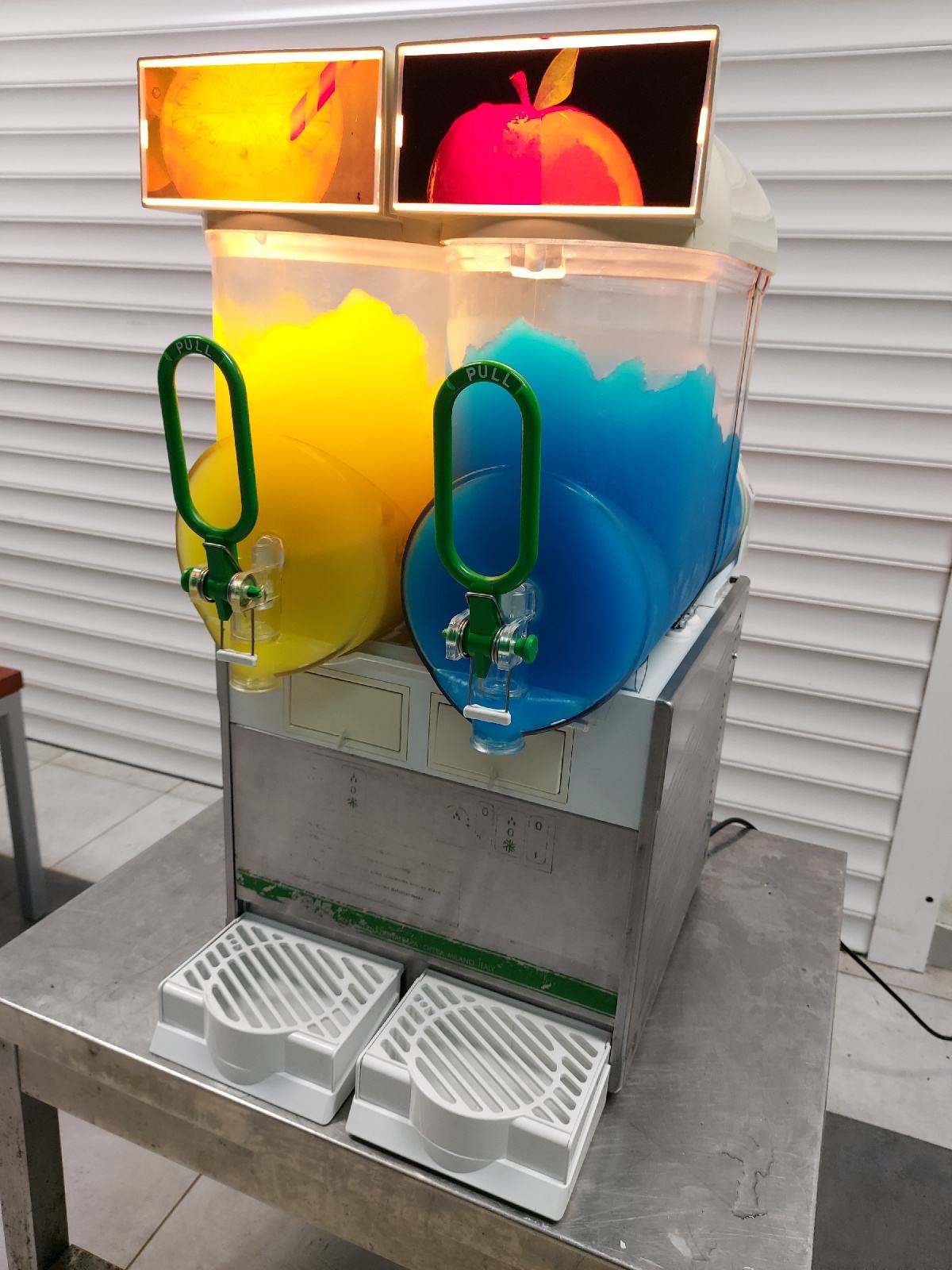 Slush aparat za granitu BRAS Italy s 2 spremnika po 10 L rabljen