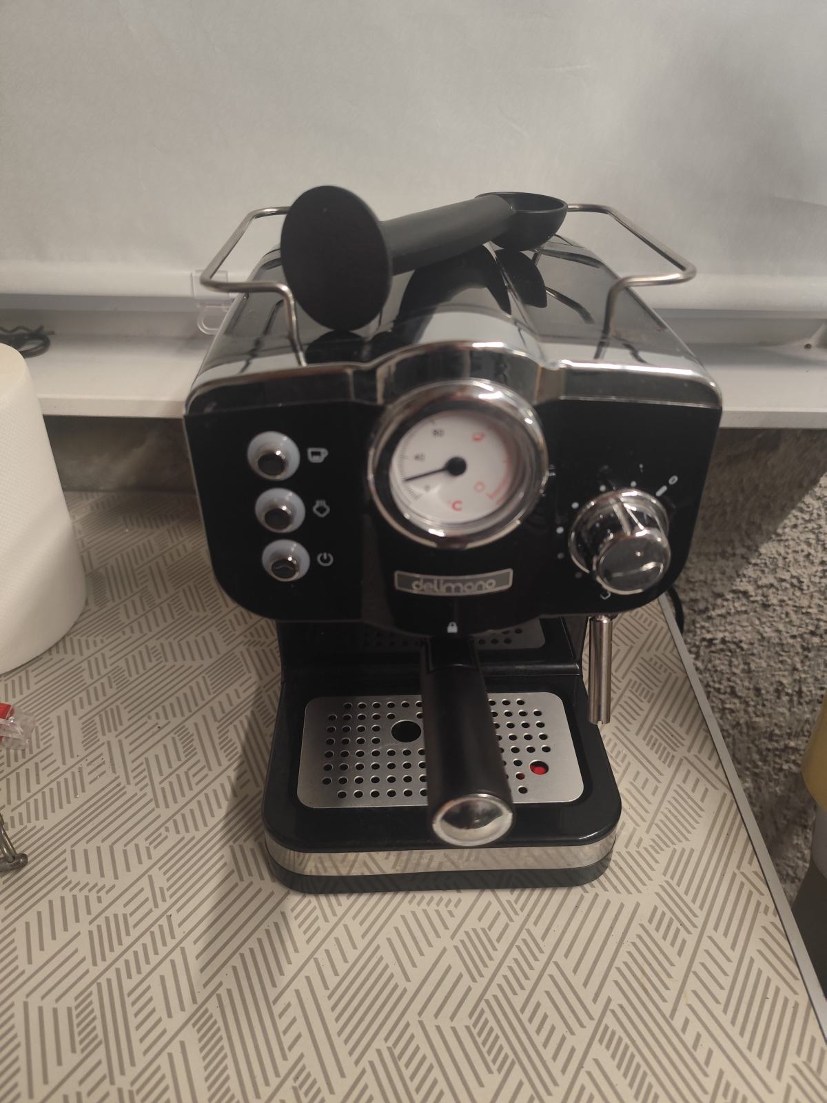 DELIMANO DELUXE NOIR caffe aparat