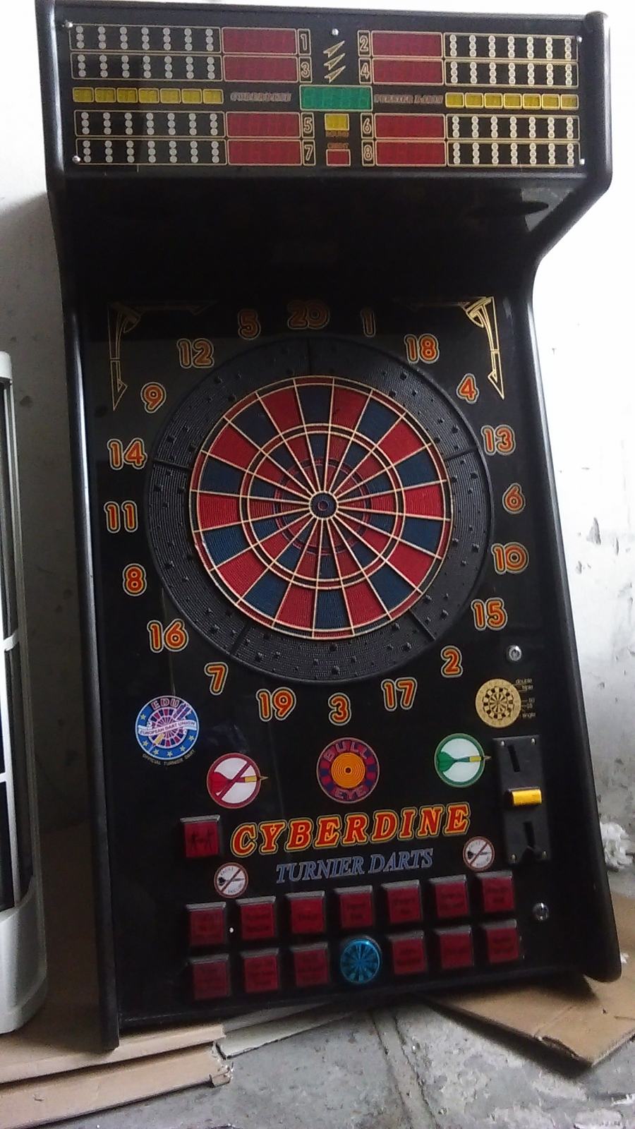 Pikado cyberdine zidni