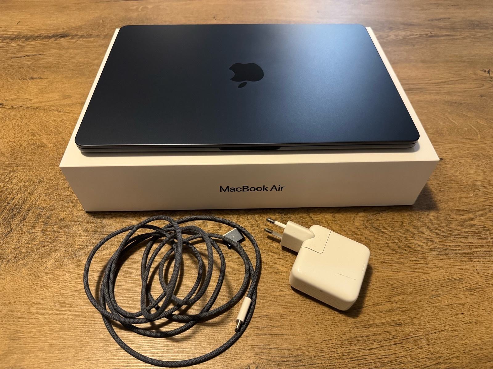 Apple Macbook Air M2, Midnight