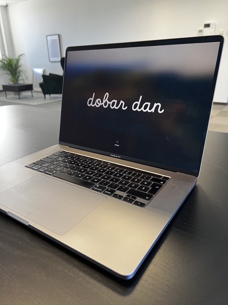 Apple MacBook Pro 16, i9, 32 GB RAM, AMD Radeon Pro 5500M 4GB