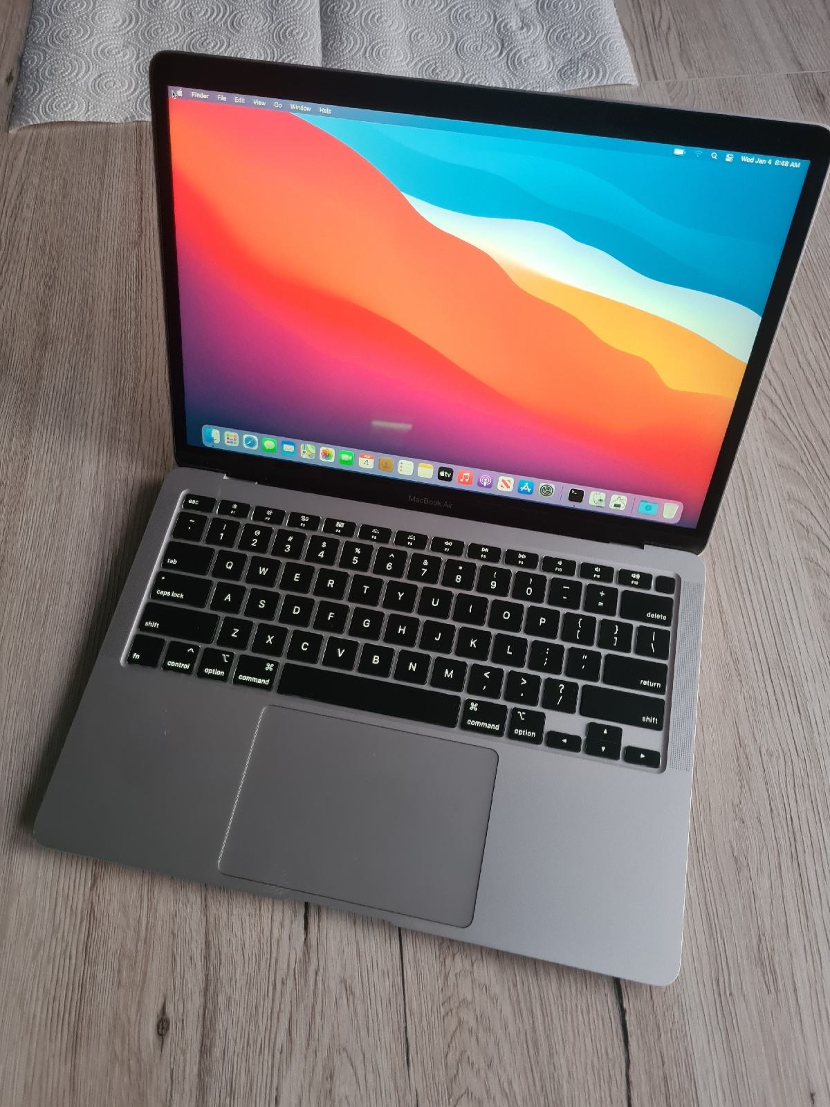 MacBook Air 13 2020 , i5-1Ghz-a , 512 GB SSD , 8GB RAM, 56 ciklusa