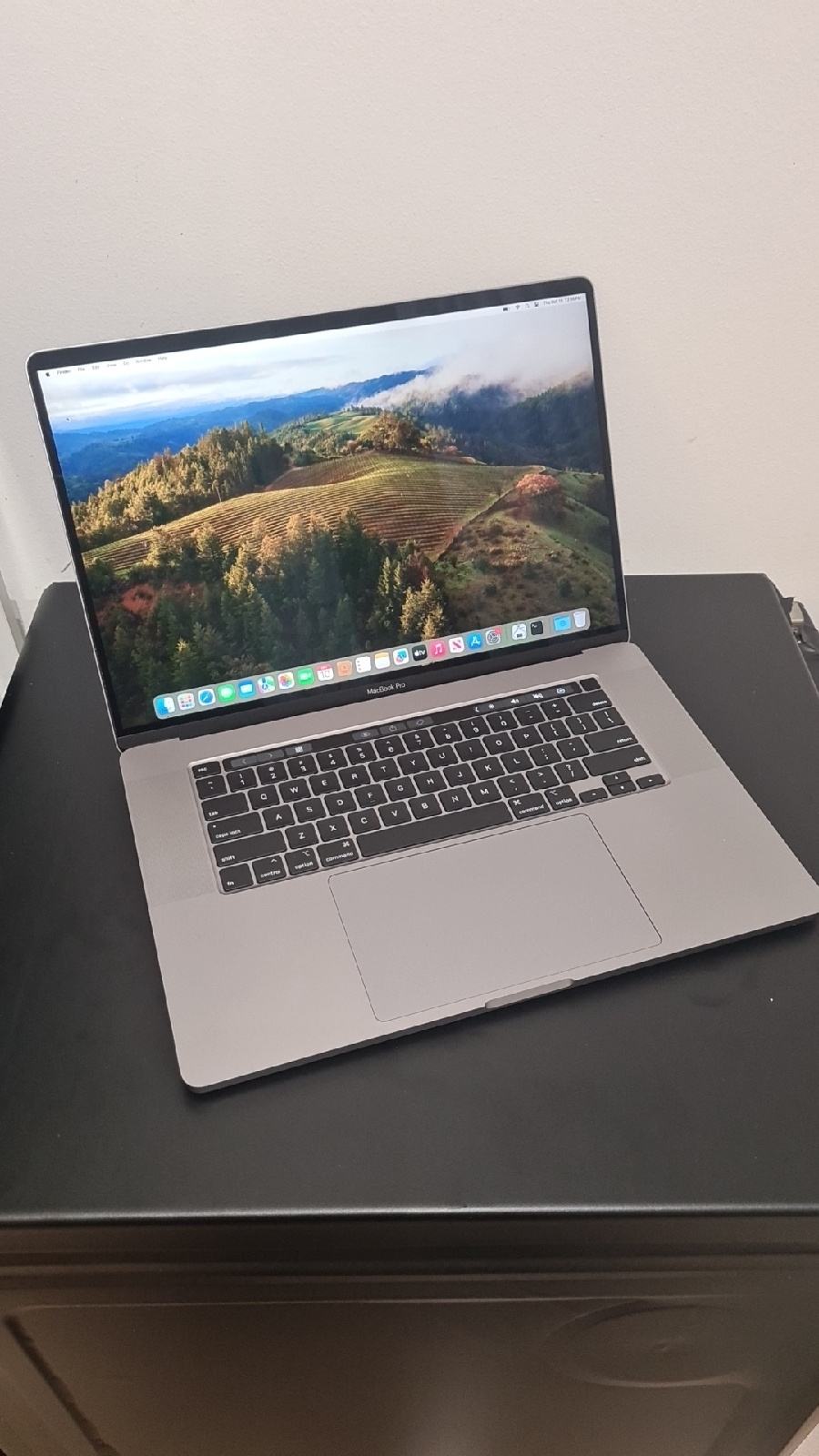 MacBook Pro 16 2019, intel i7 ,32GB Ram, 512GB ssd, racun + jamstvo..