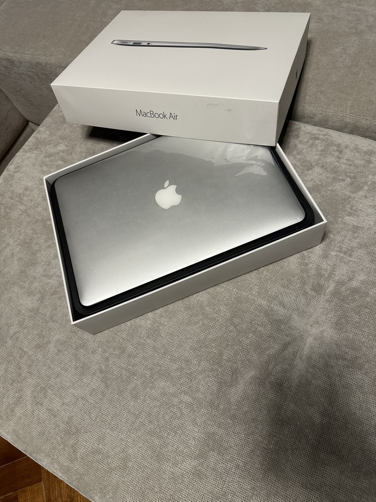 MacBook Air 13, 128gb, SSD/intel HD