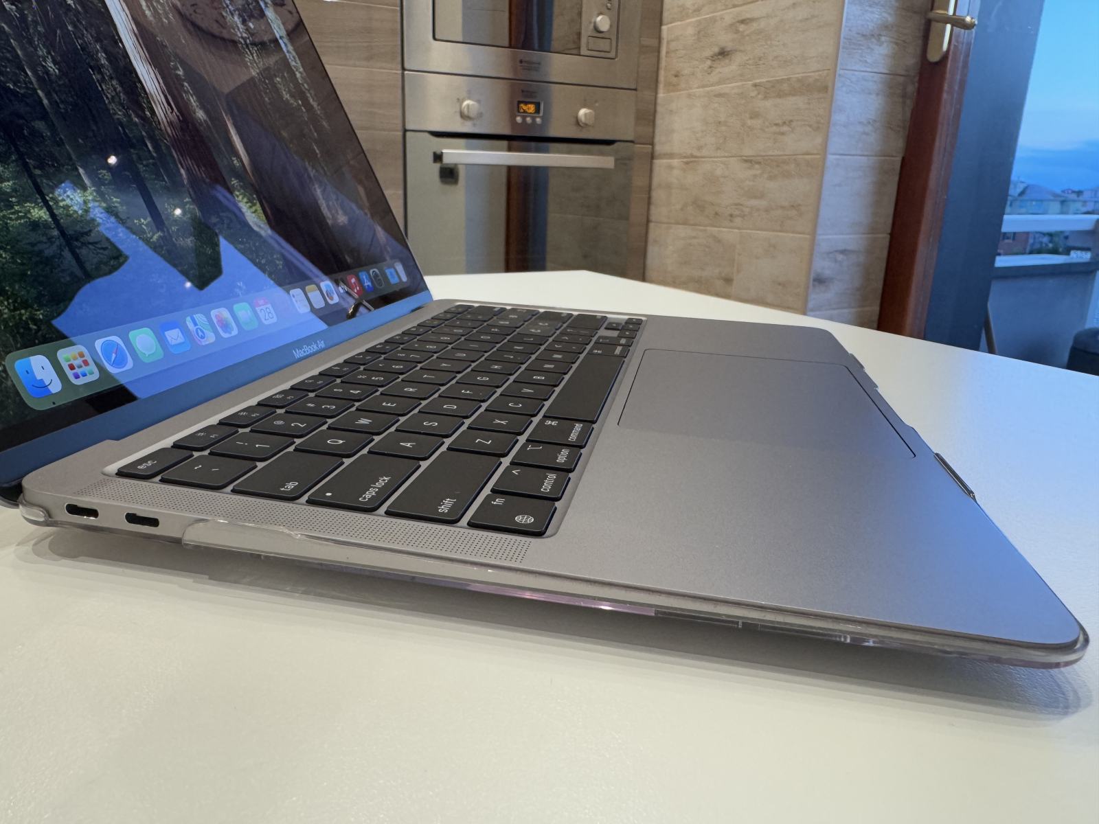 MacBook Air 13 (M1, 2020)