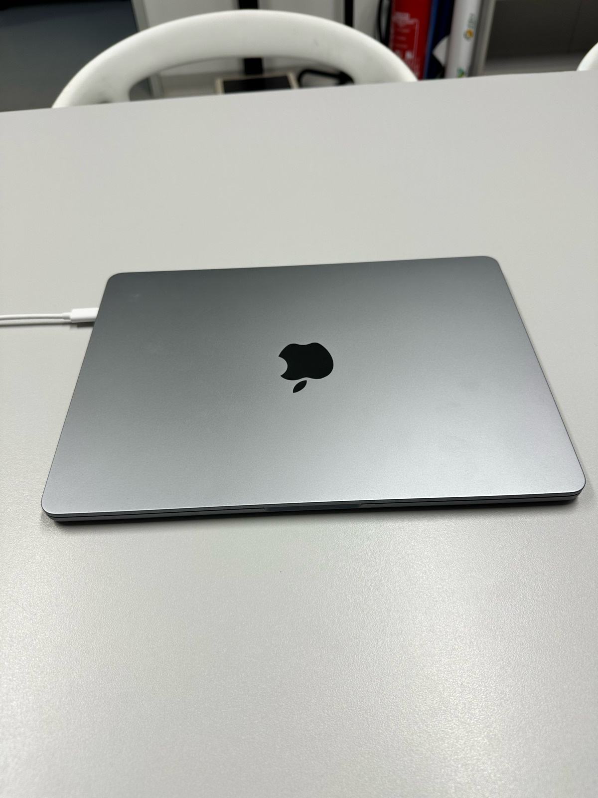 Macbook Air 13” M2