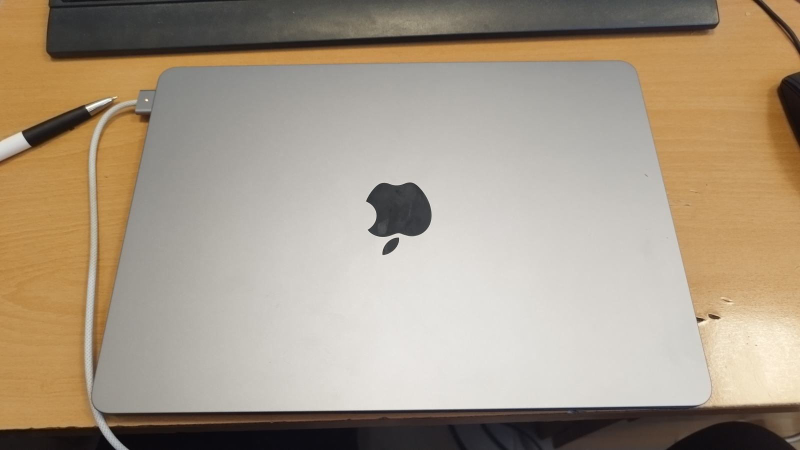 MacBook Air M2, A2681