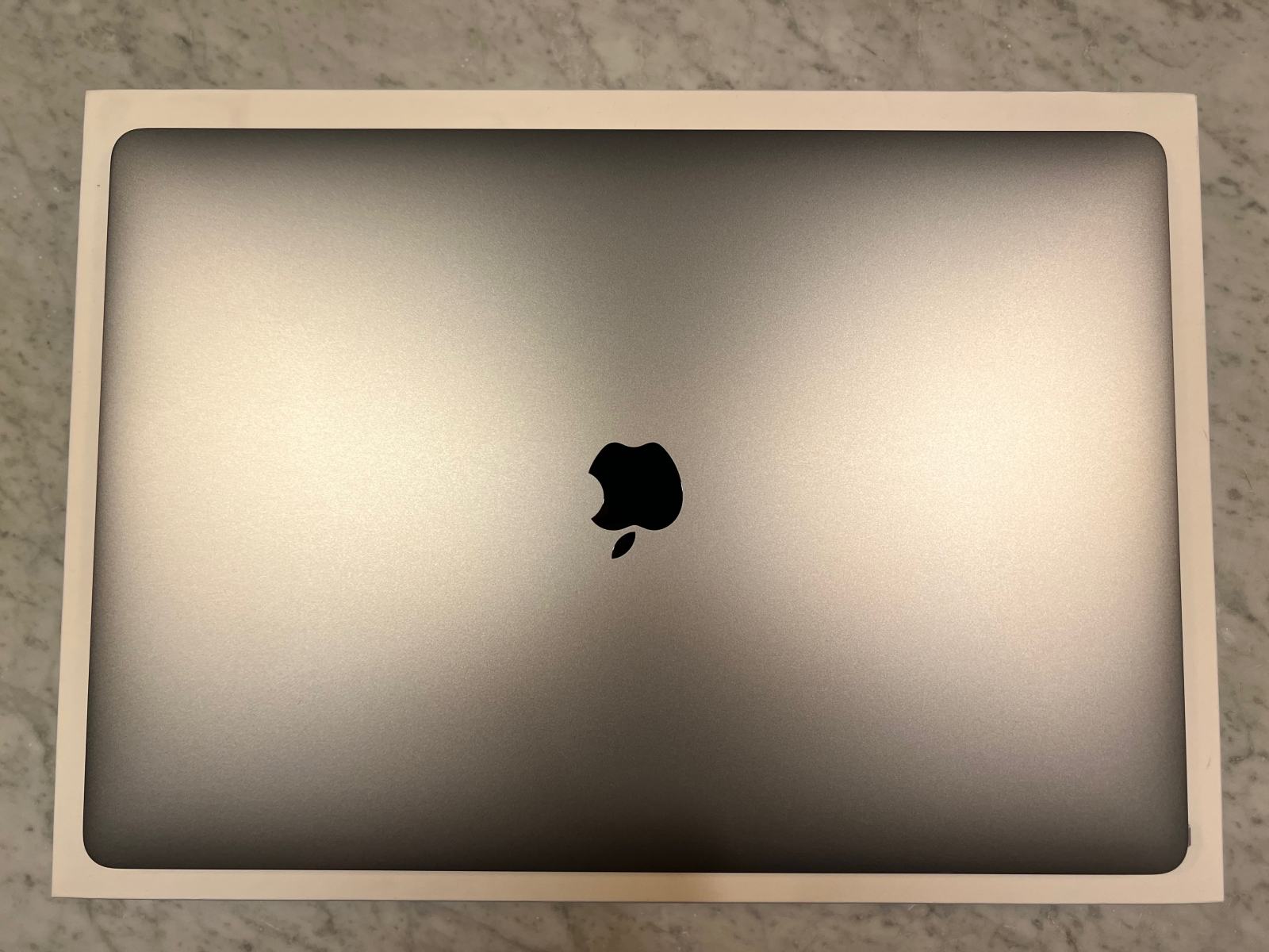 Macbook Pro 16 i9, 1TB, 16GB, AMD Radeon Pro 5500M, Touch Bar