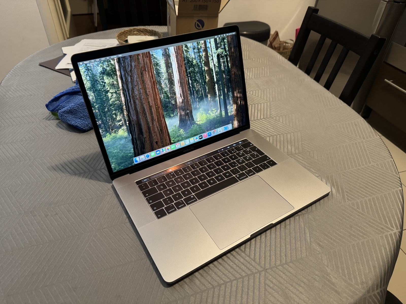 MacBook Pro 2018 15,4” / Intel i7 / 32GB RAM / 500GB prostora