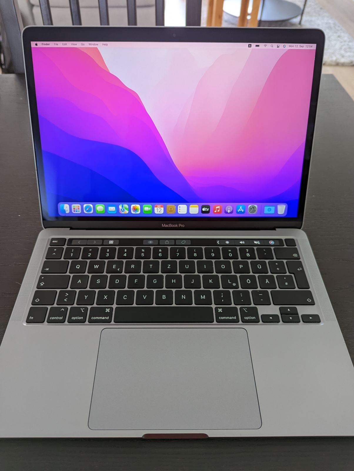 MacBook Pro 13 Late 2020, 256 GB, intel i5, 8GB RAM + USB C Hub Dongle
