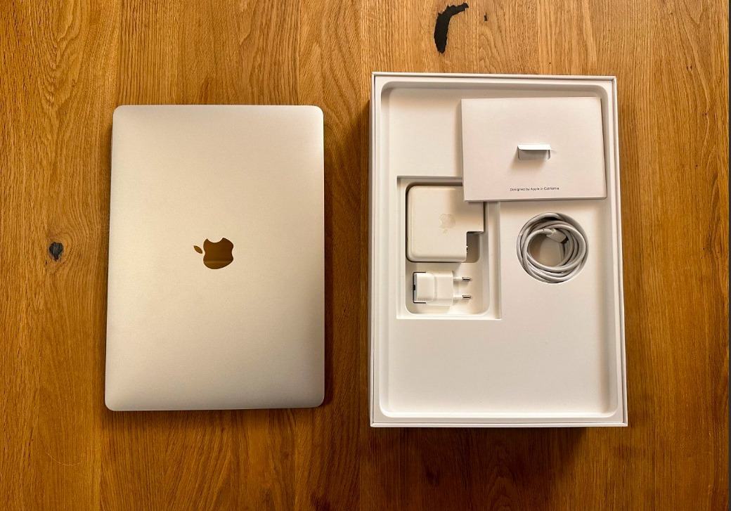 MacBook Pro M2 Chip 13