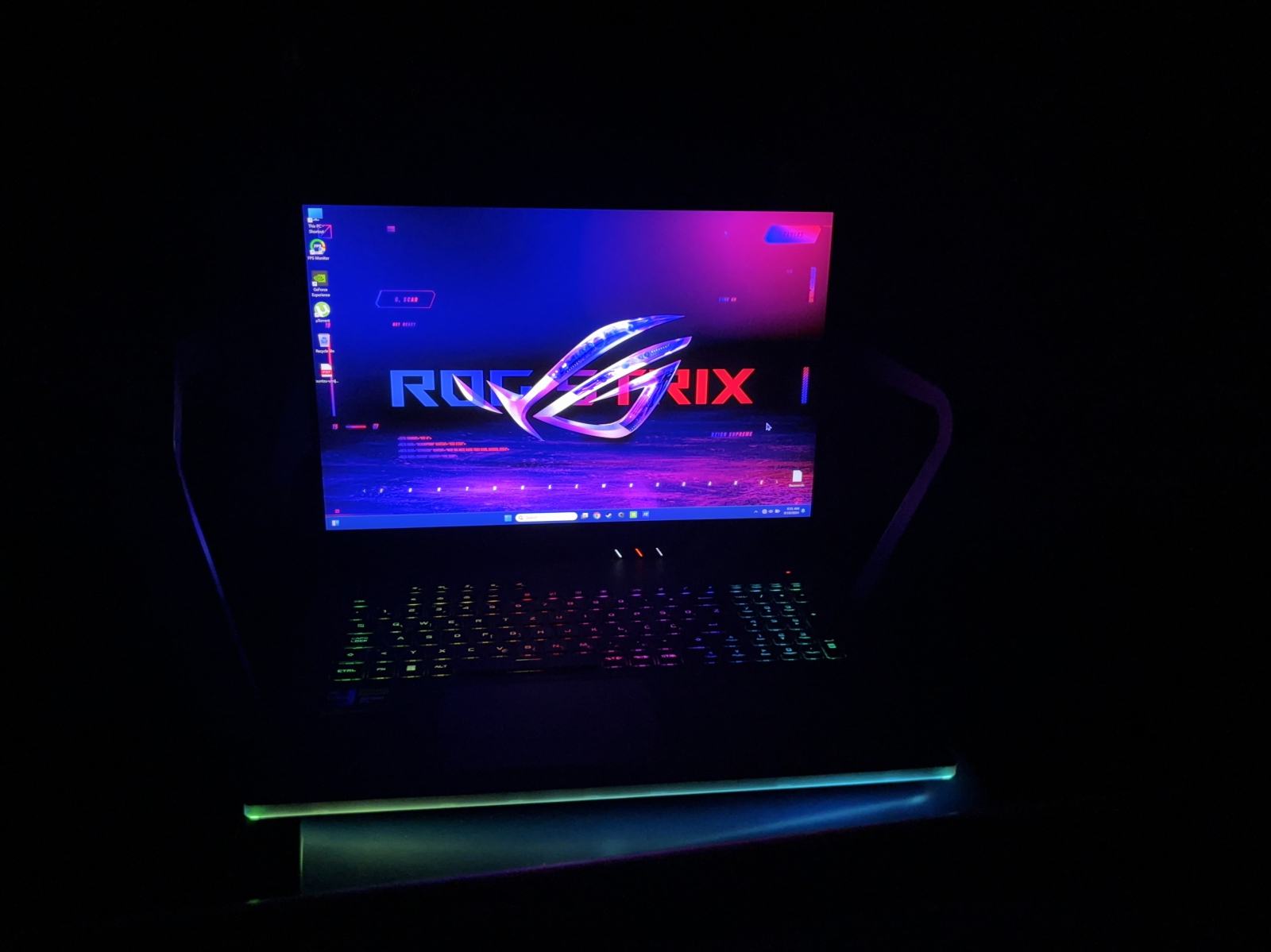 RTX 4090 Asus Rog Strix Scar 18 2024.god - 7MJESECI STAR