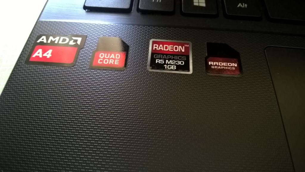 ASUS F552W AMD QUAD + R5 M230 (Dual GPU ) 1TB HDD