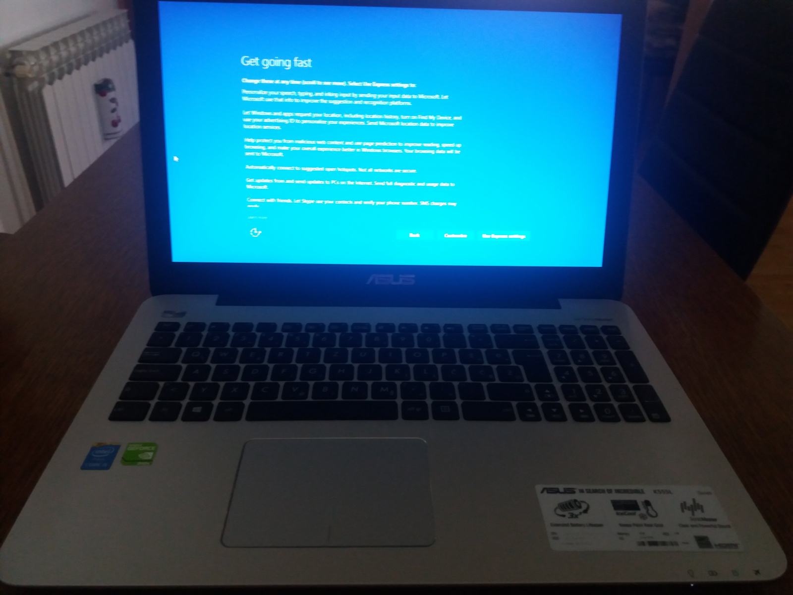 ASUS K555L 15.6 i5 5200u 940M 8GB RAM-a 128GB SSD-a 1TB HDD-a