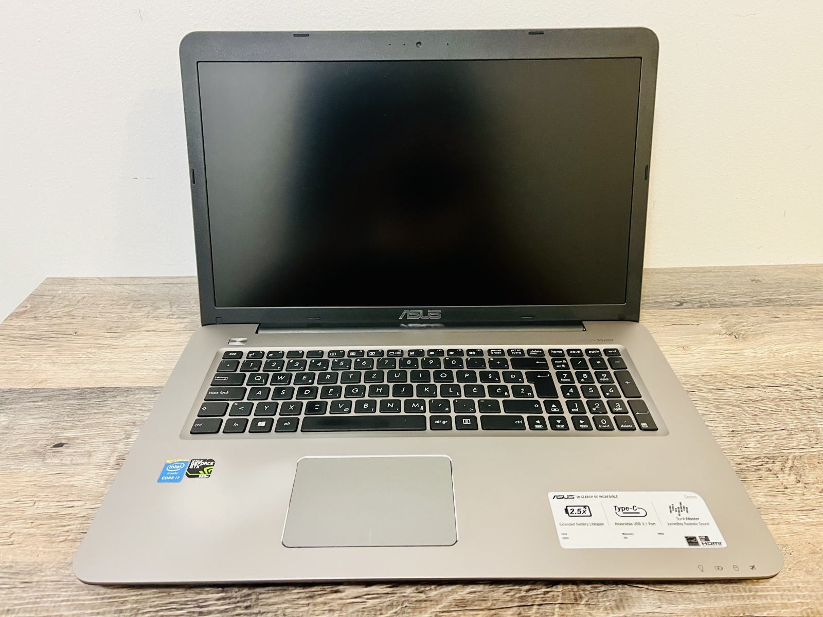 Asus LAPTOP: Intel i7 6500U @3.00GHz, GeForce GTX 950M 4GB, SSD 128GB