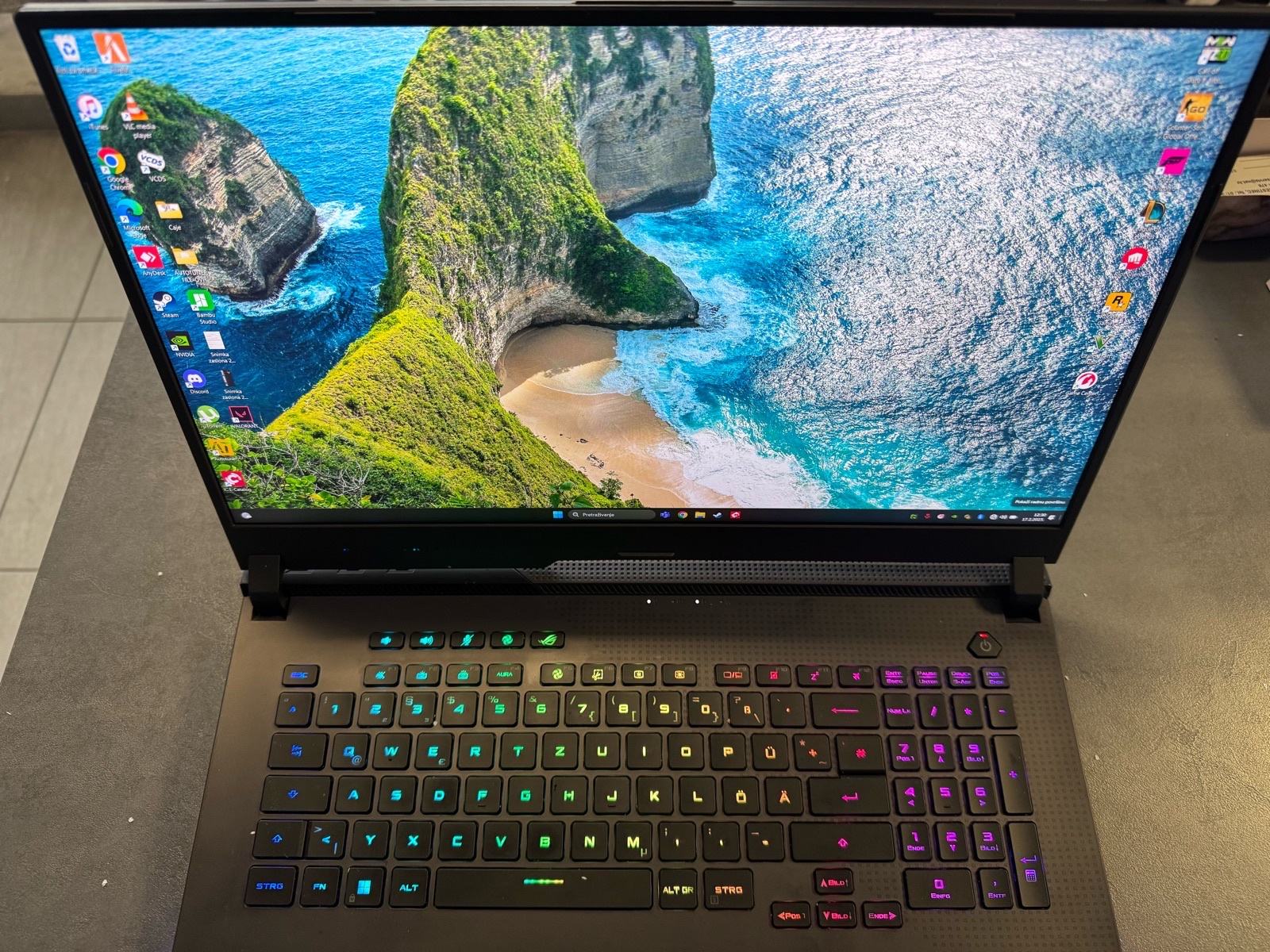 ASUS Rog Strix G713 Ryzen 9 , RTX 3070, 16gb