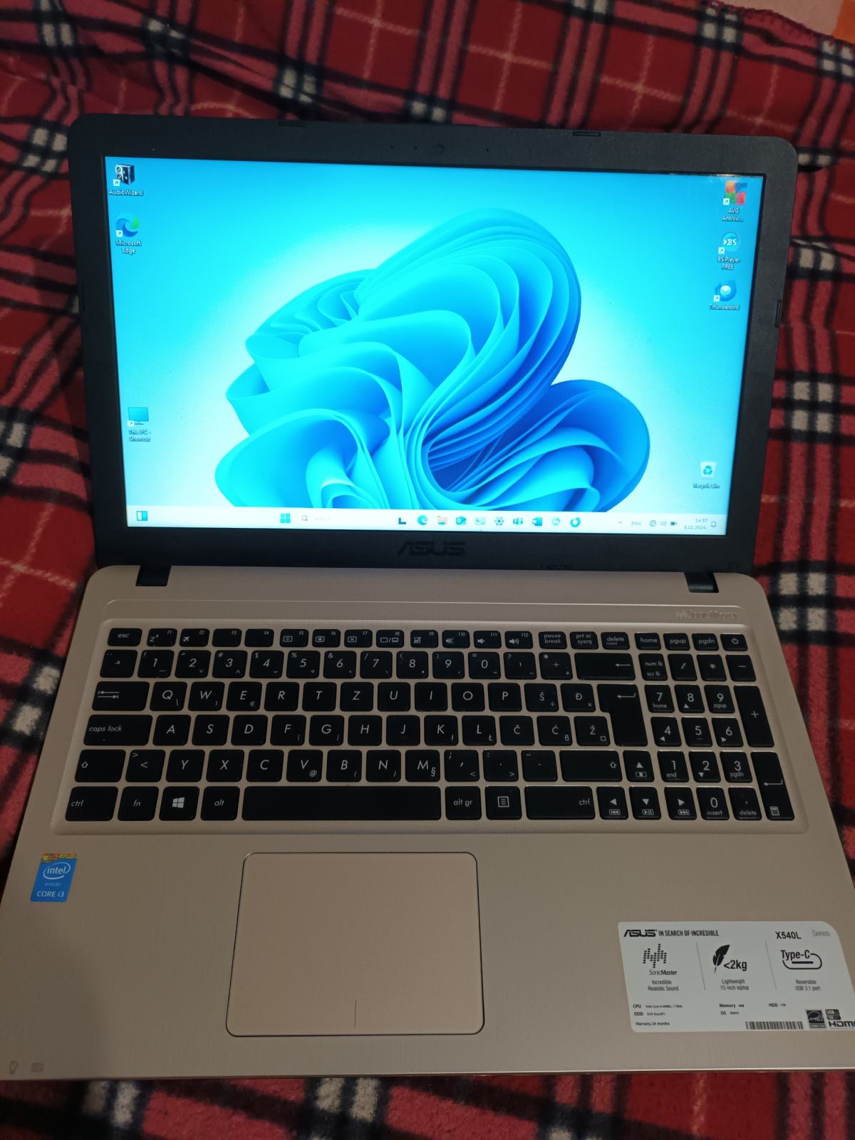 Asus X540L - Prilika