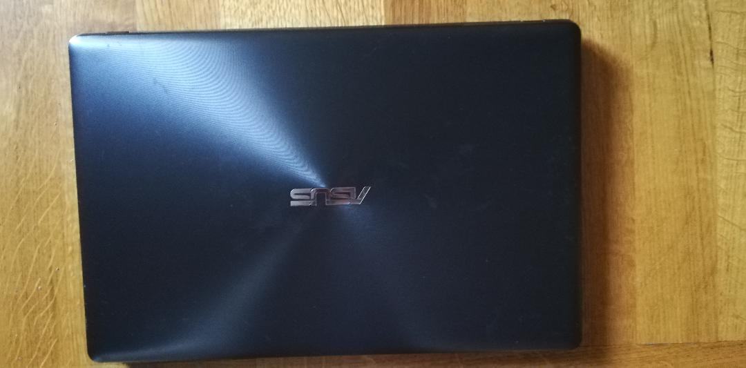 Asus X550LA (i5,8Gb,500HDD)