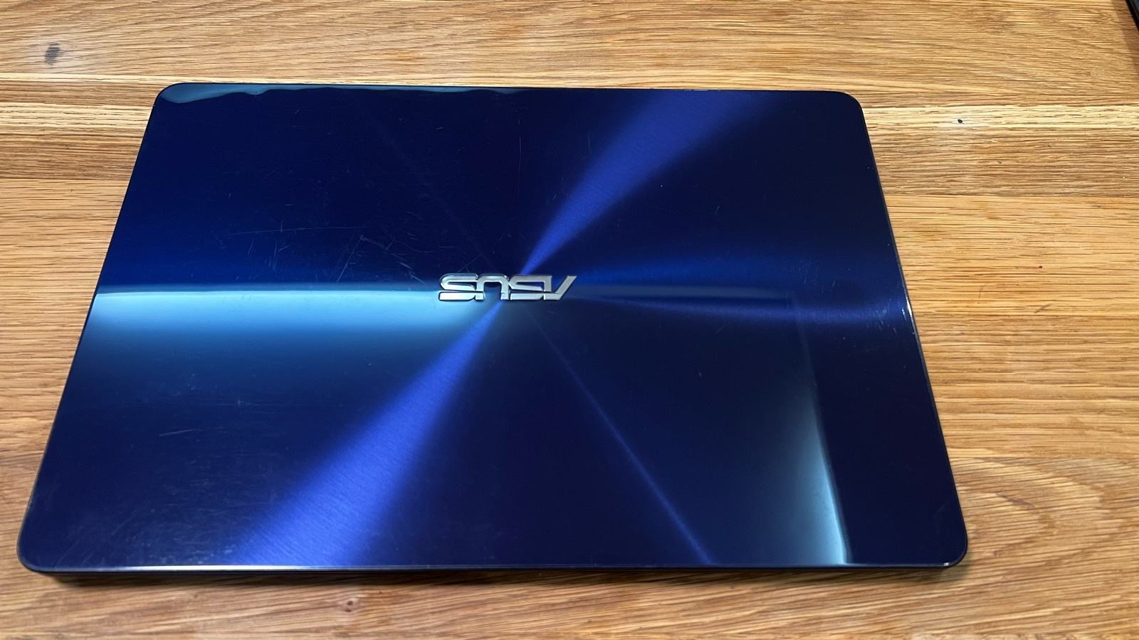 ASUS Zenbook 14” FullHD, i7, 16GB RAM, 256GB SSD disk, Harman Kardon