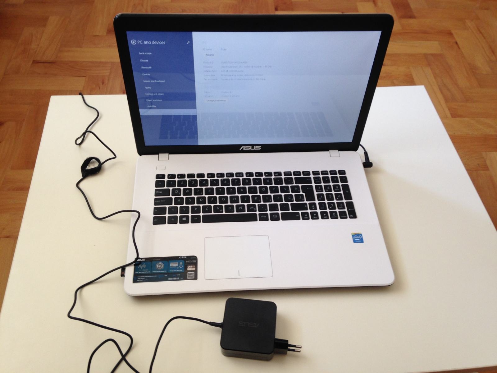 Laptop 17,3˝ ASUS X751M