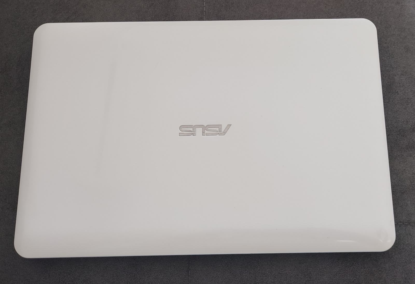 Laptop ASUS K555L