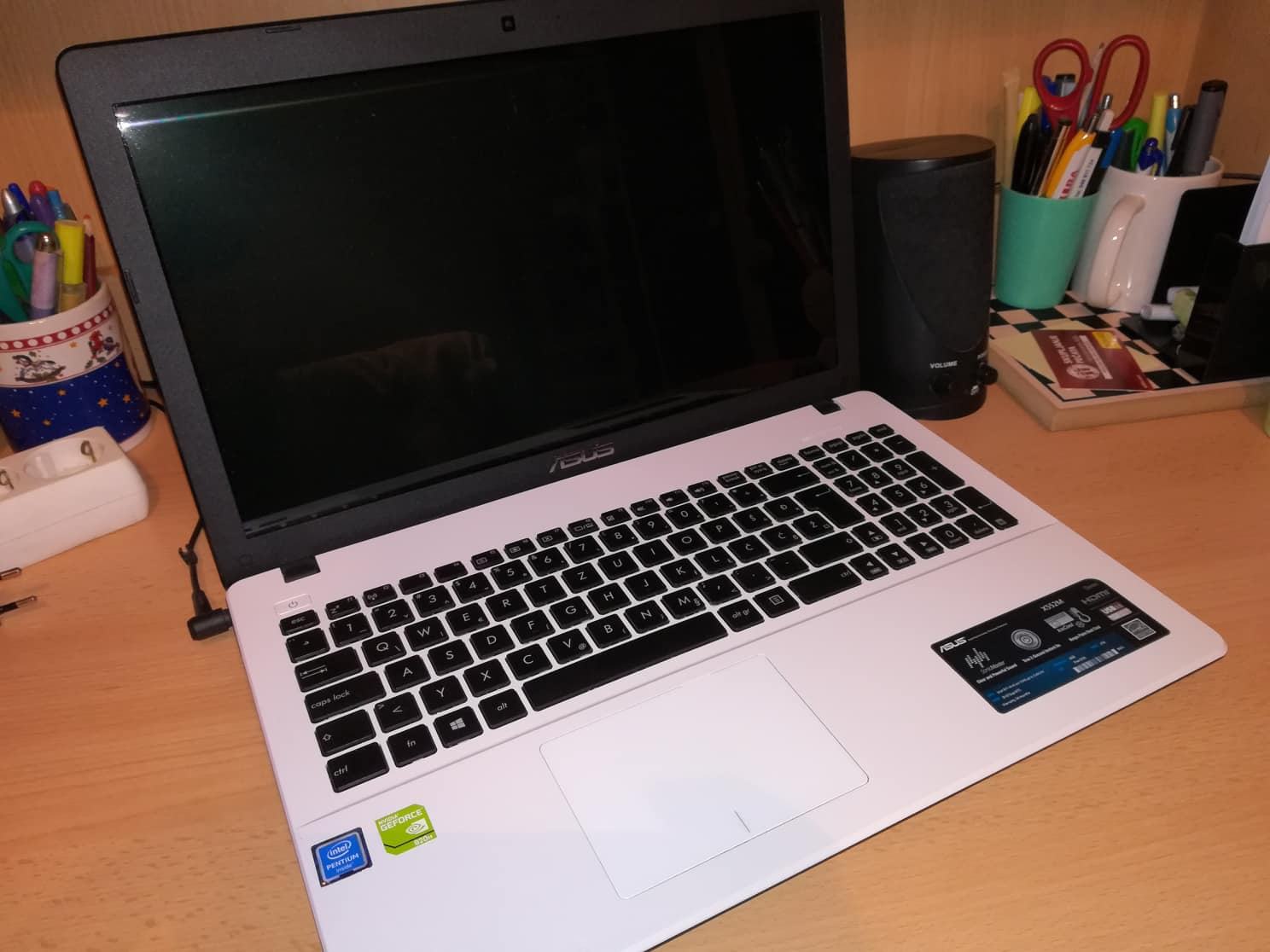 Laptop ASUS X552M