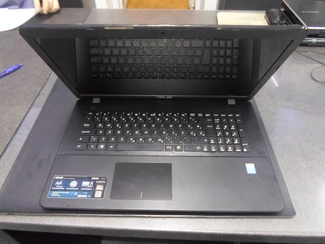 Laptop Asus X751M
