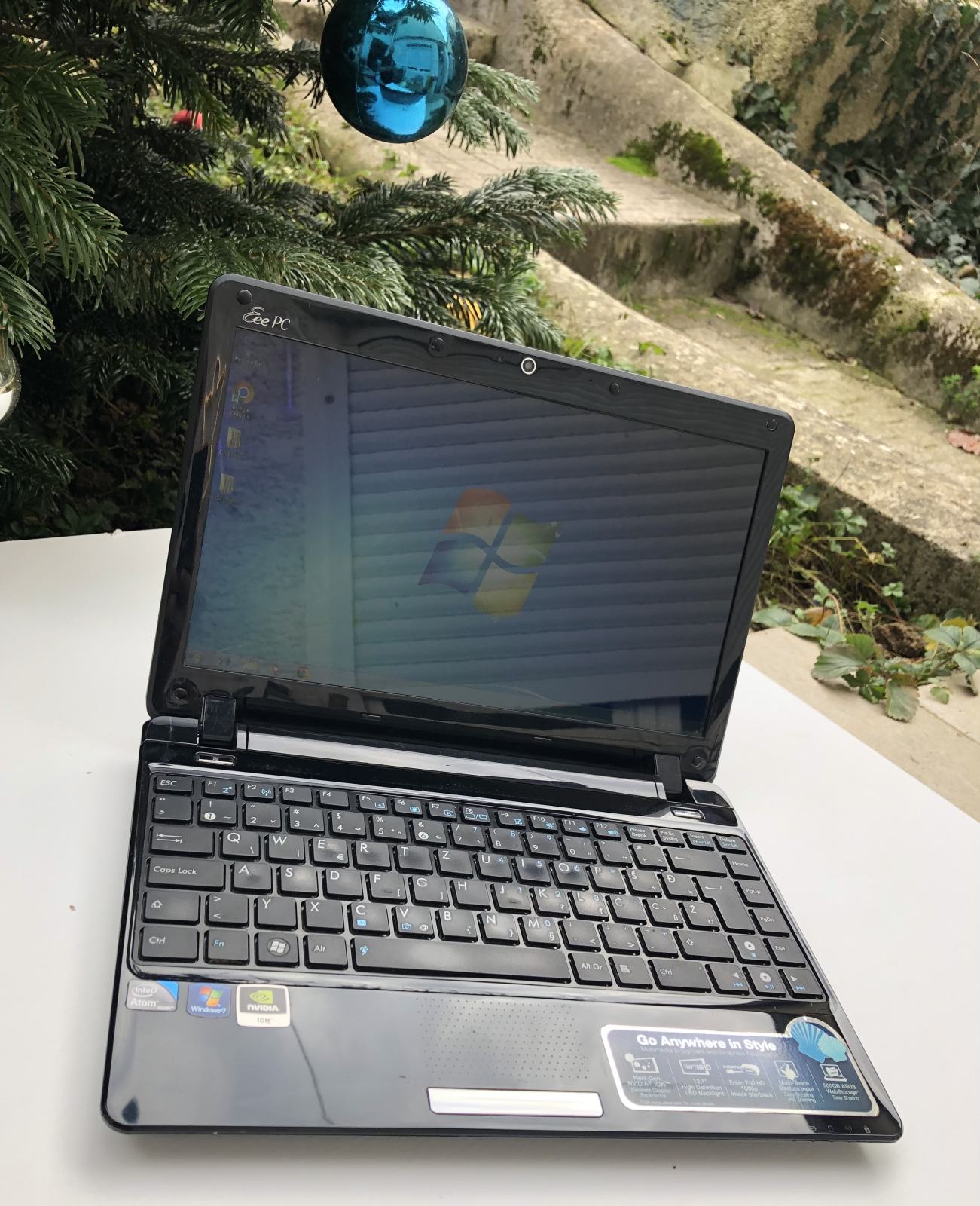 mini laptop Asus 12,1 Eee PC 1201PN Seashell 250gb hdd, Nvidia Ion