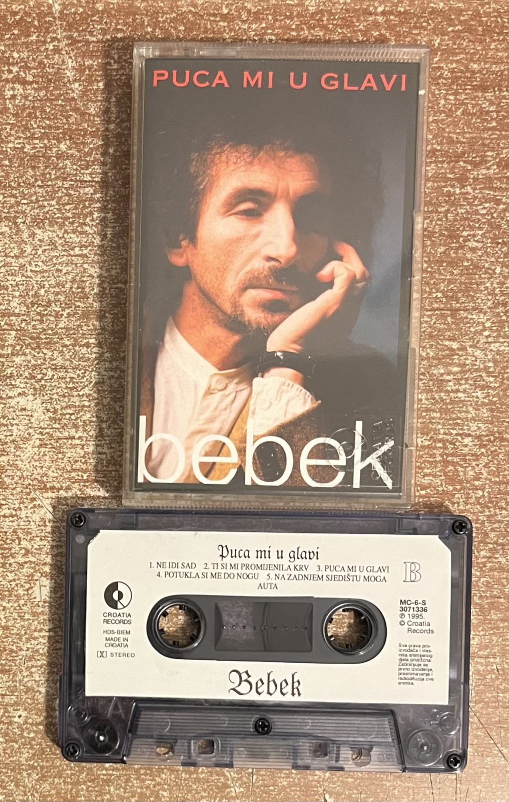 AUDIO KAZETA, ŽELJKO BEBEK - PUCA MI U GLAVU