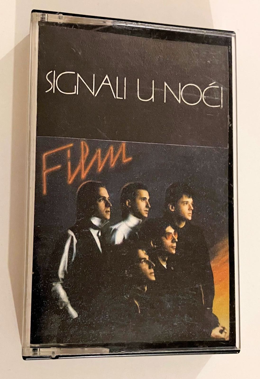 Kaseta Film Signali U Noći