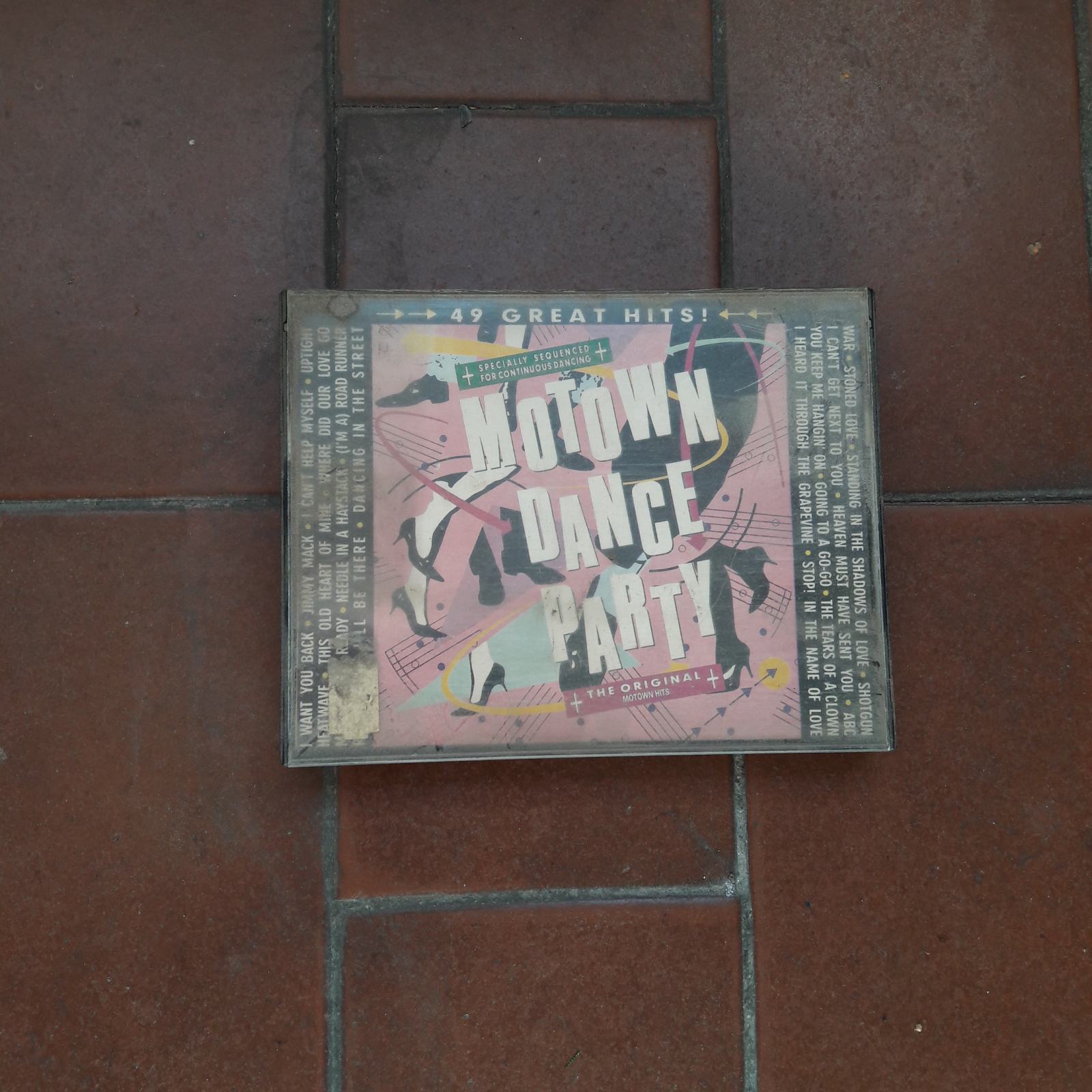 MOTOWN DANCE PARTY - 49 GREATEST HITS