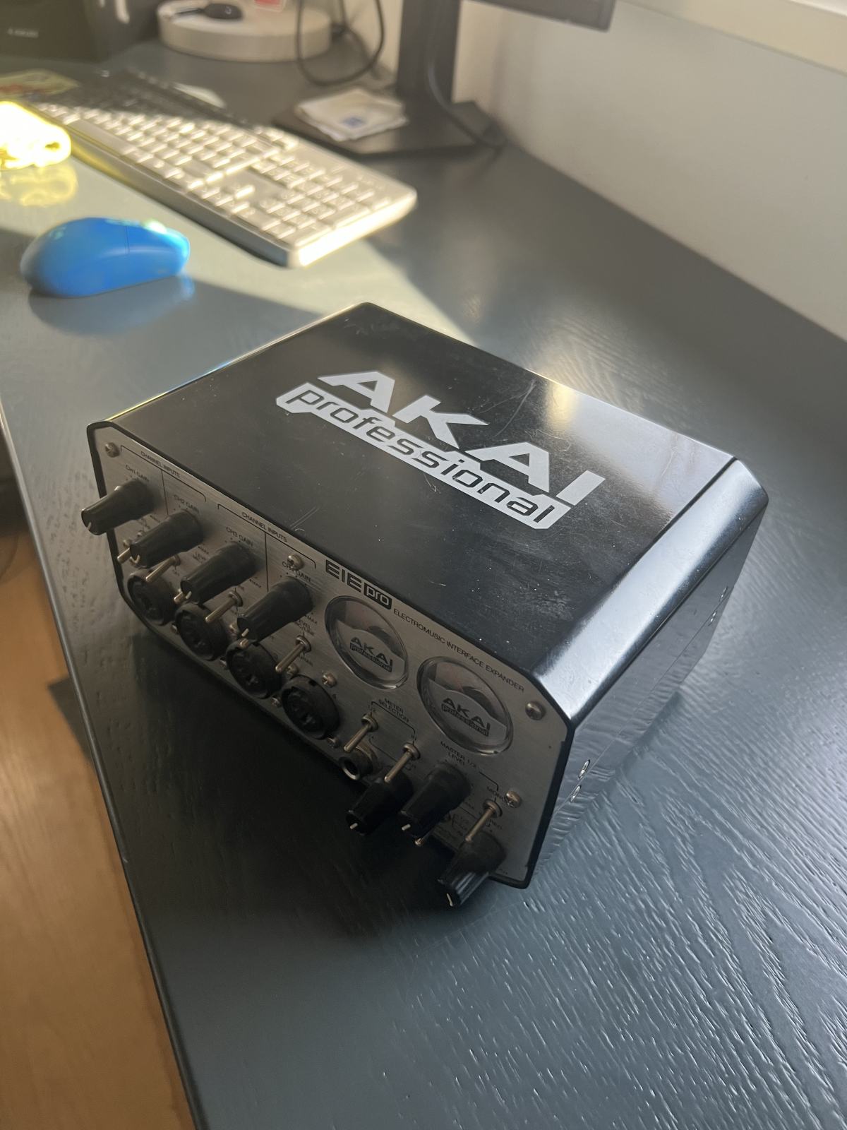 Akai EIE Pro