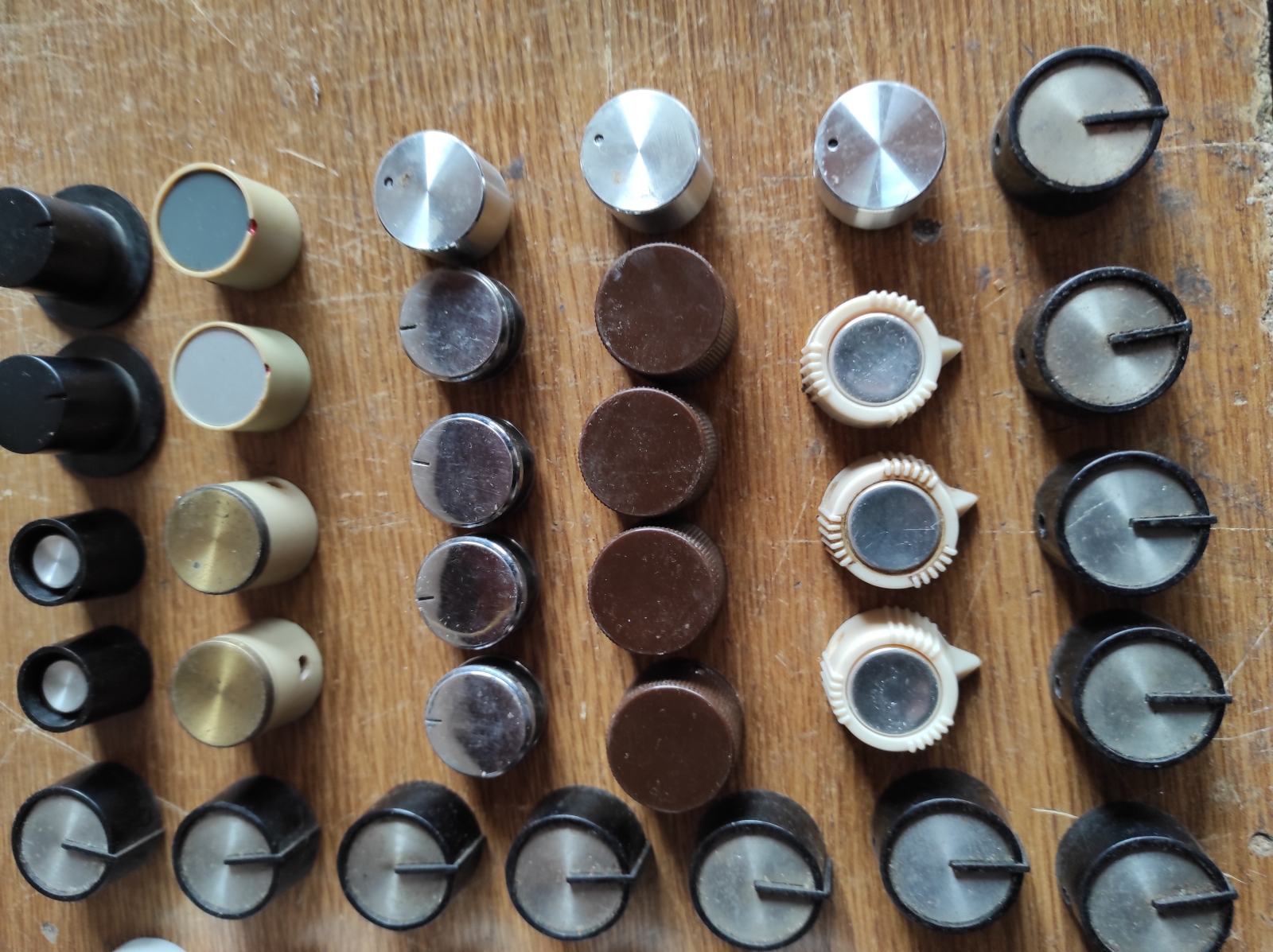 Dugmad za potenciometre