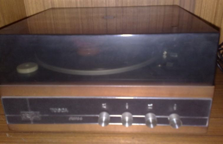 Gramofon RIZ Tosca