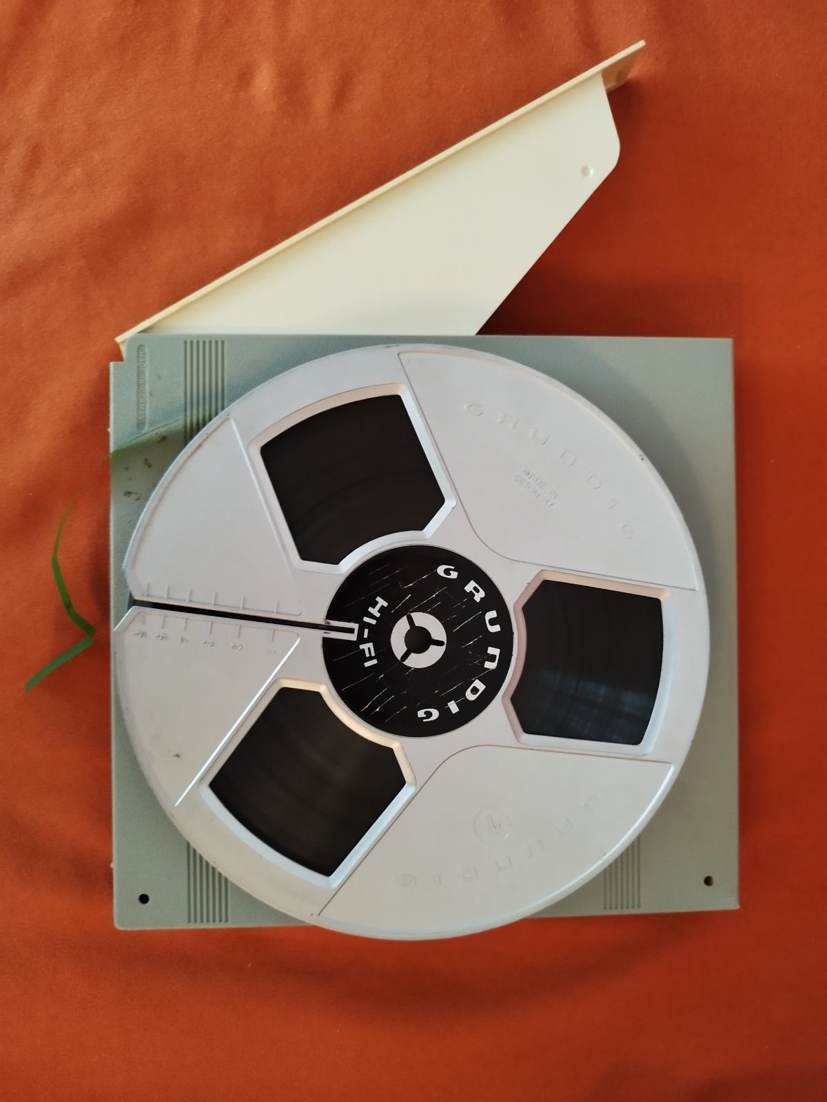 Magnetofonska traka/vrpca GRUNDIG (BASF) na orig.PVC kolutu 18 cm