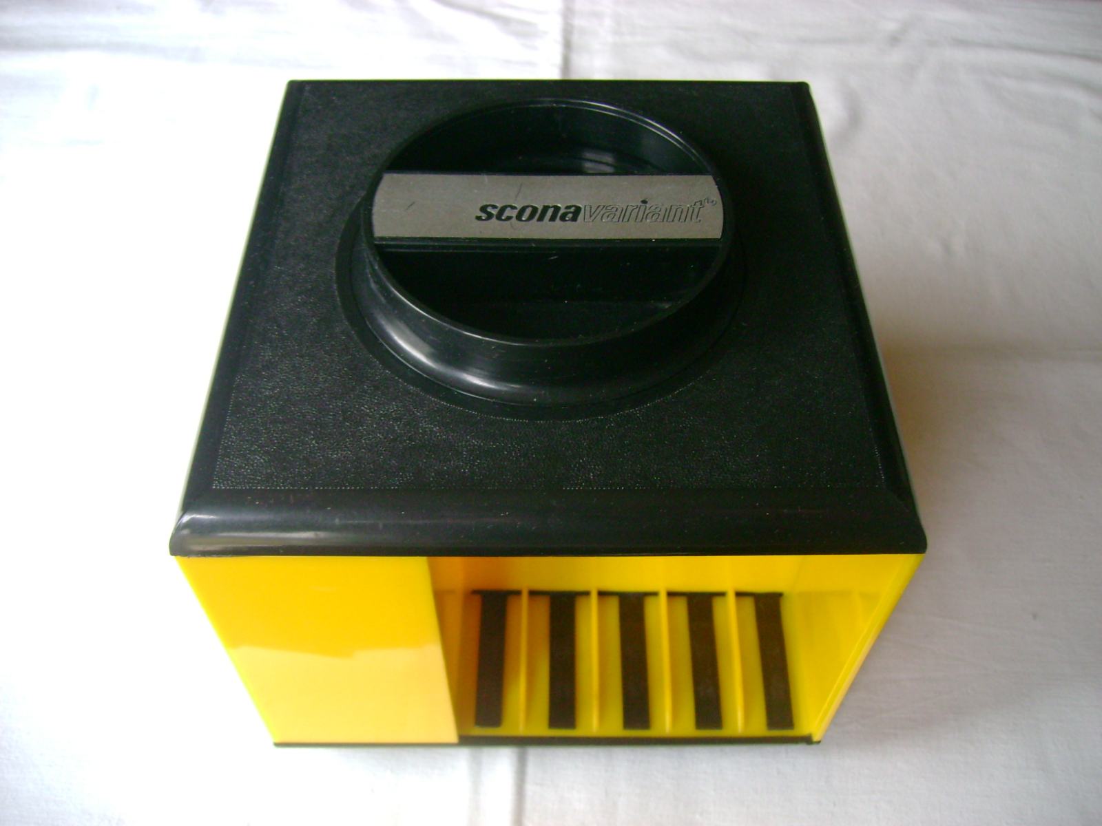 Scona Variant - Okretni stalak za kazete