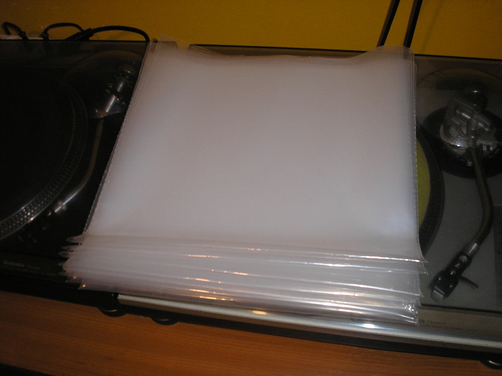 Omoti za CD-e, DVD-e i gramofonske ploče