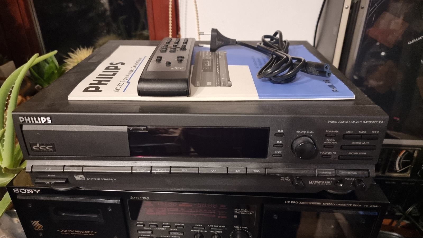 Philips DCC-300 cassette deck