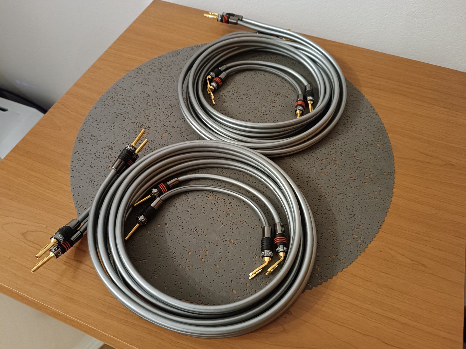 QED Reference XT40i zvučnički kabeli 2x3m + jumperi 4x20cm (Airloc)