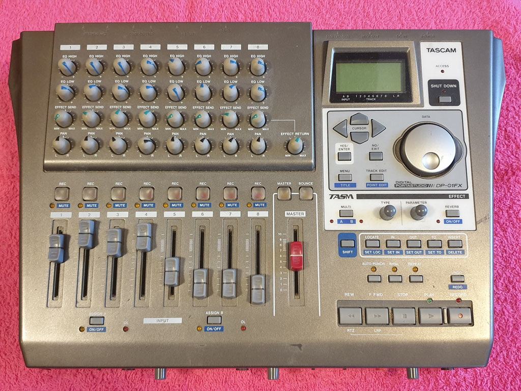 Tascam DP-01FX Hard disk recording, USB izlaz, Digitalni Audio snimač