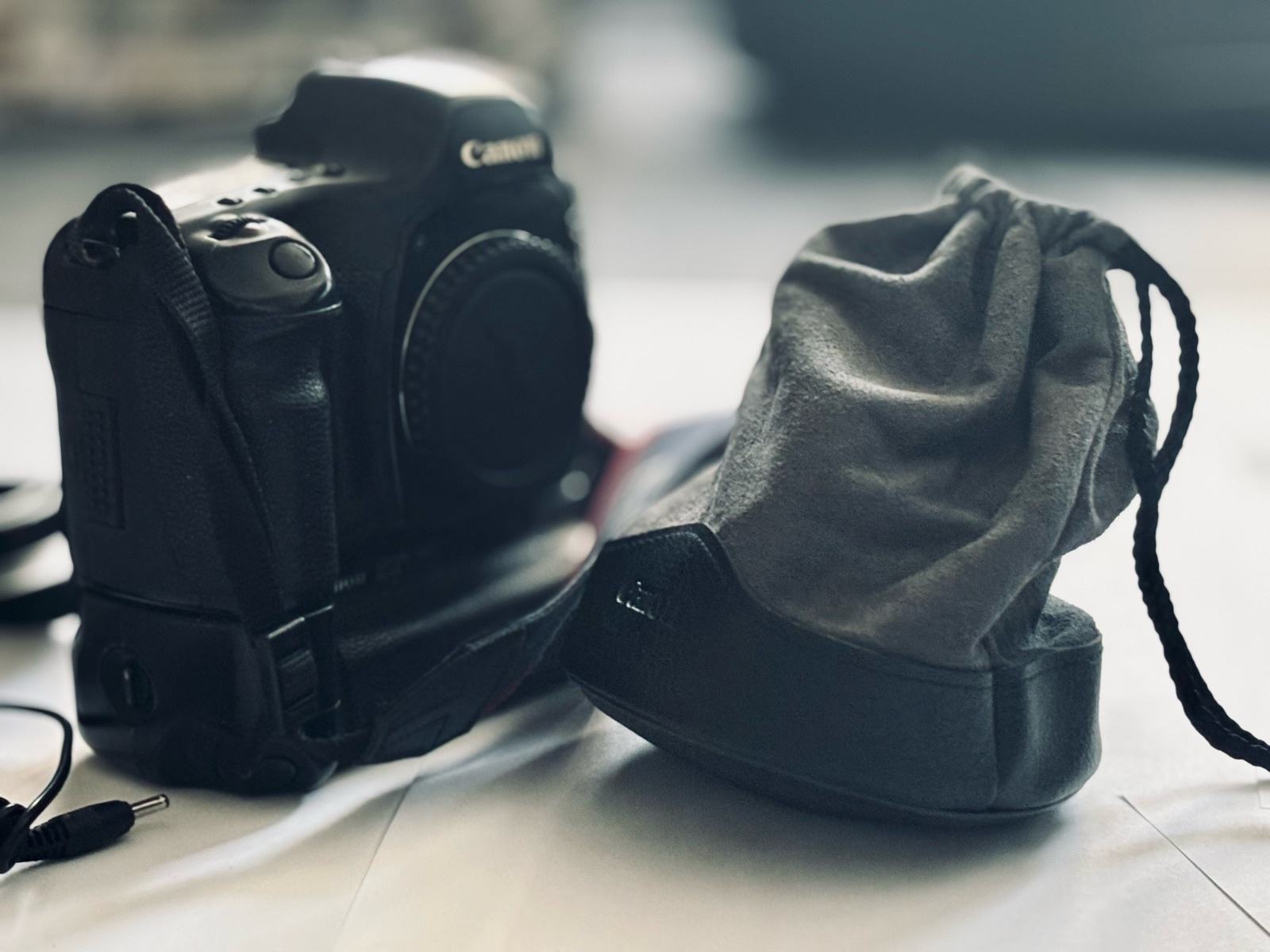 EOS 5d, battery grip BG-e4 + 17-40L 1.8 USM