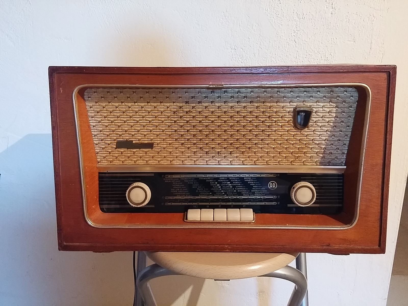 Stari Radio RR 330