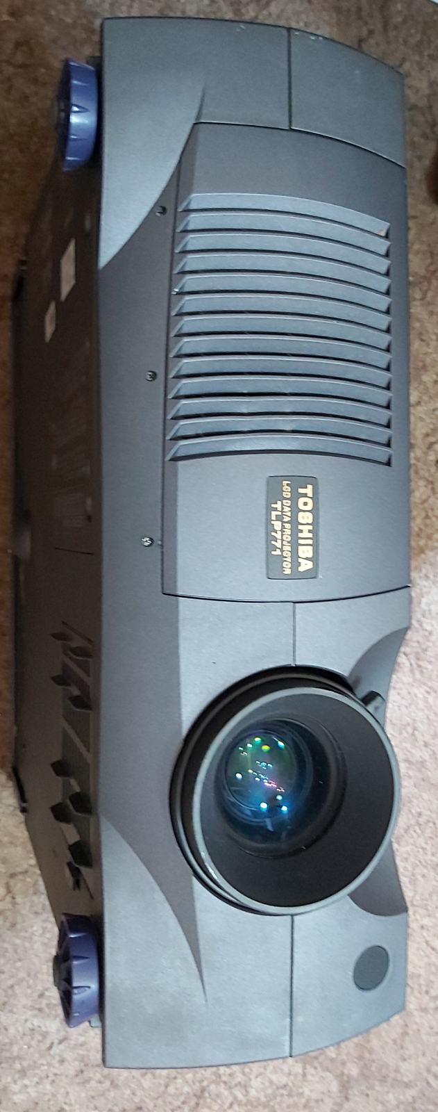 Toshiba LCD Data Projector TLP771 projektor