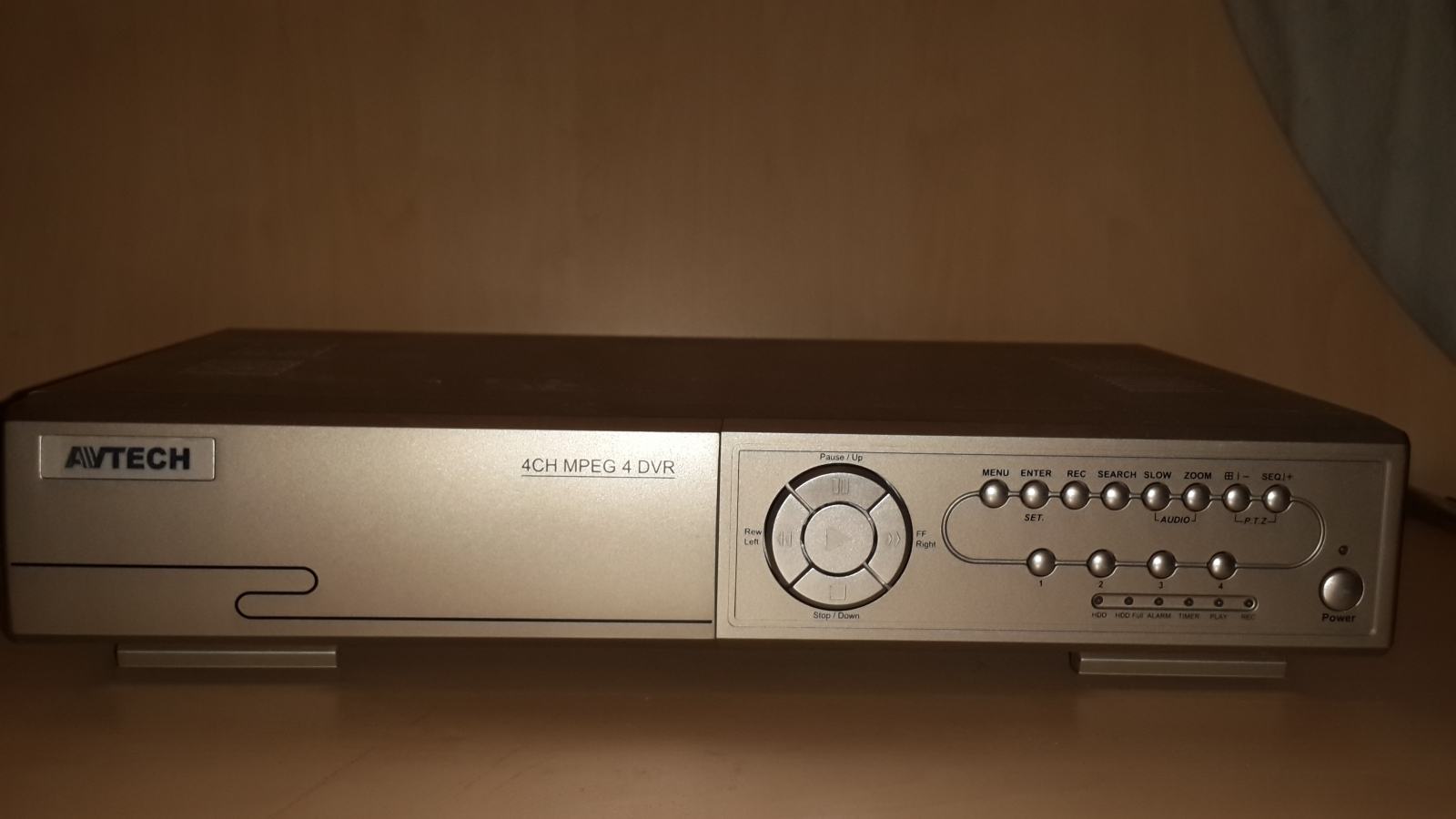 Video nadzor, AVTECH 4CH MPEG 4 DVR + kamere + kablovi