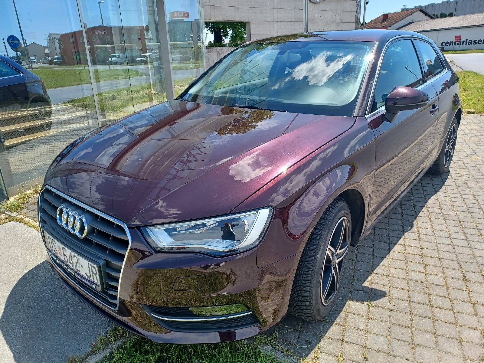 Audi A3 1,6 TDI, PRVI VLASNIK, KUPLJEN KOD ZUBAKA, DIGITALNA KLIMA, 2013 god.