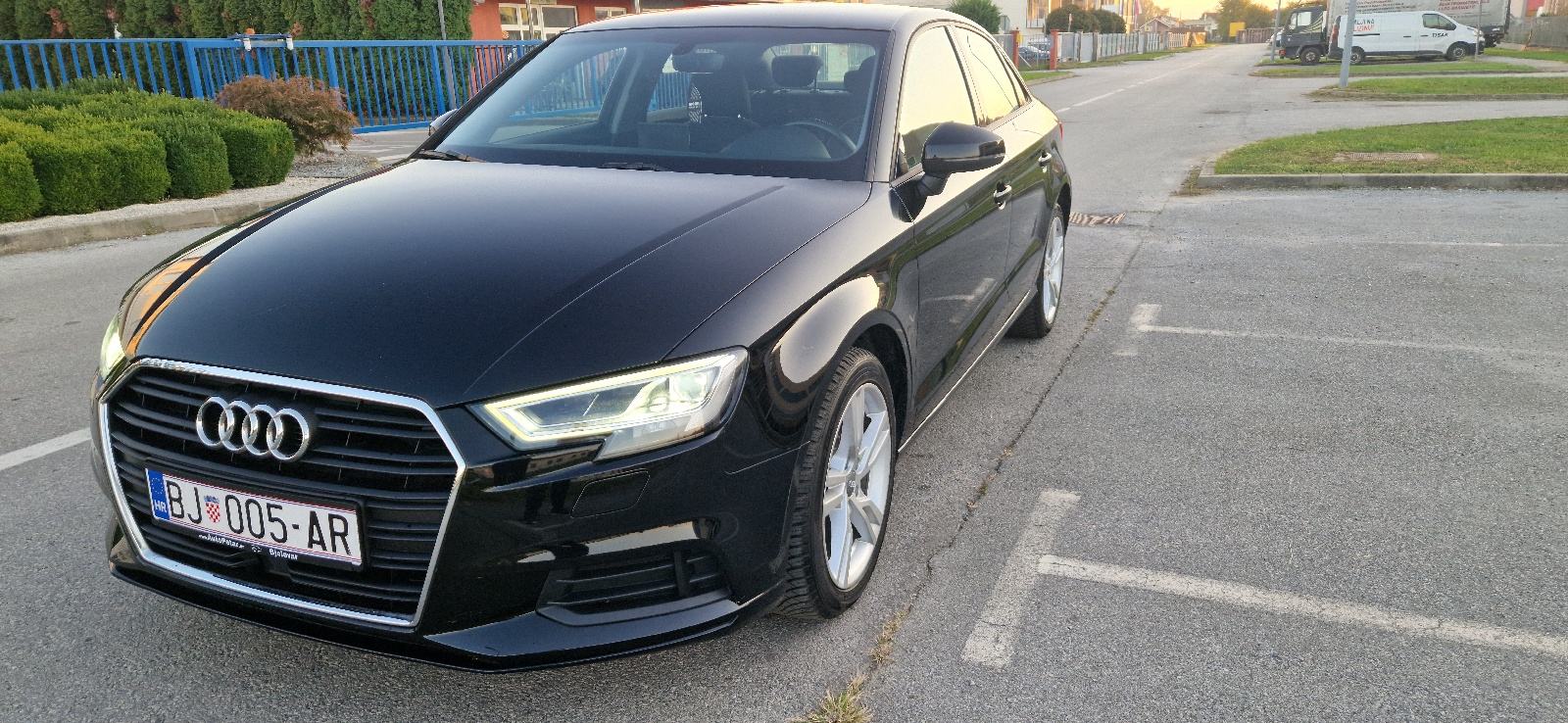 Audi A3 35 TDI Sedan automatik **LED, navi, alu 17, reg. 09/2025 ...