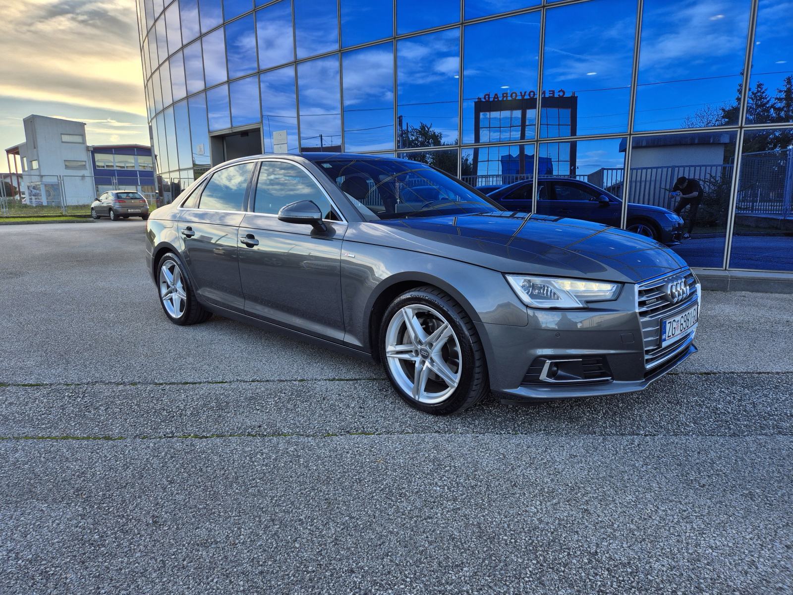 Audi A4 2,0 TDI S-line/Quattro/Virtual cockpit/ACC/MMI+/140kw, 2016 god.