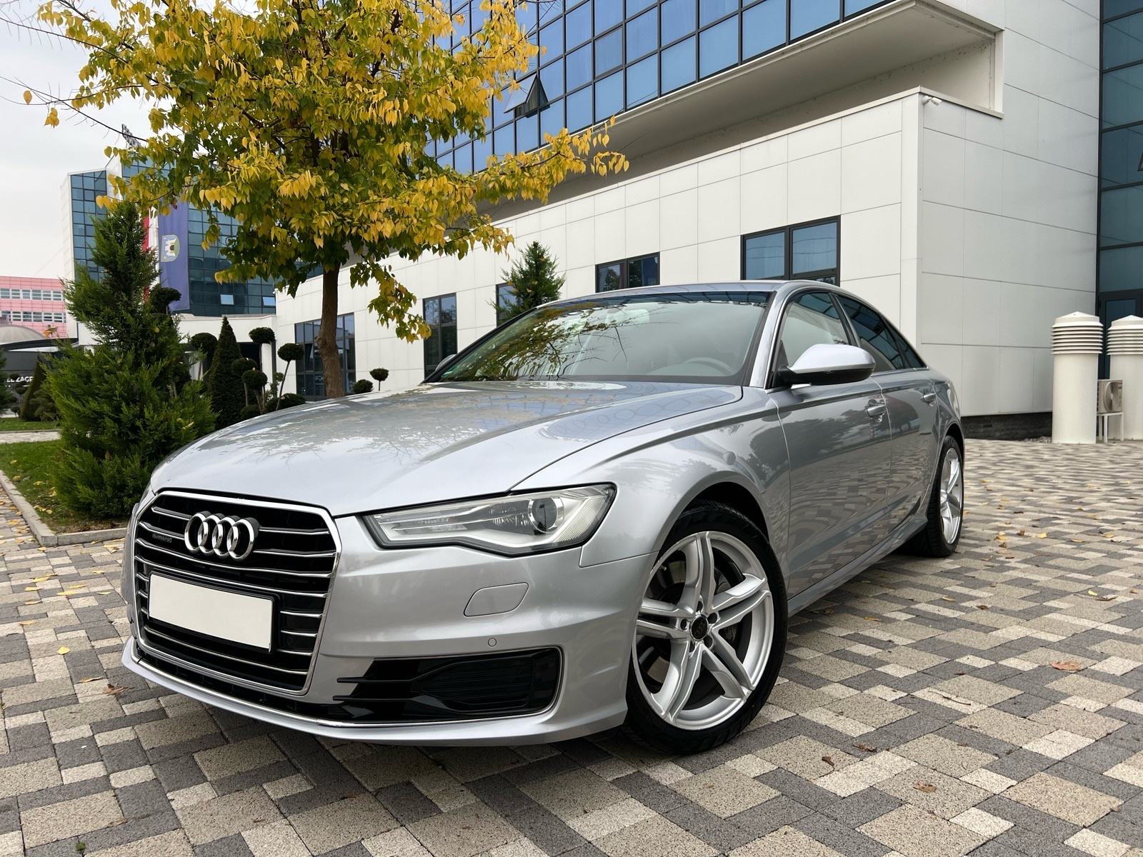 **AUDI A6 3.0 TDI **QUATTRO **S-TRONIC **FACELIFT **REG 1 GOD**, 2016 god.