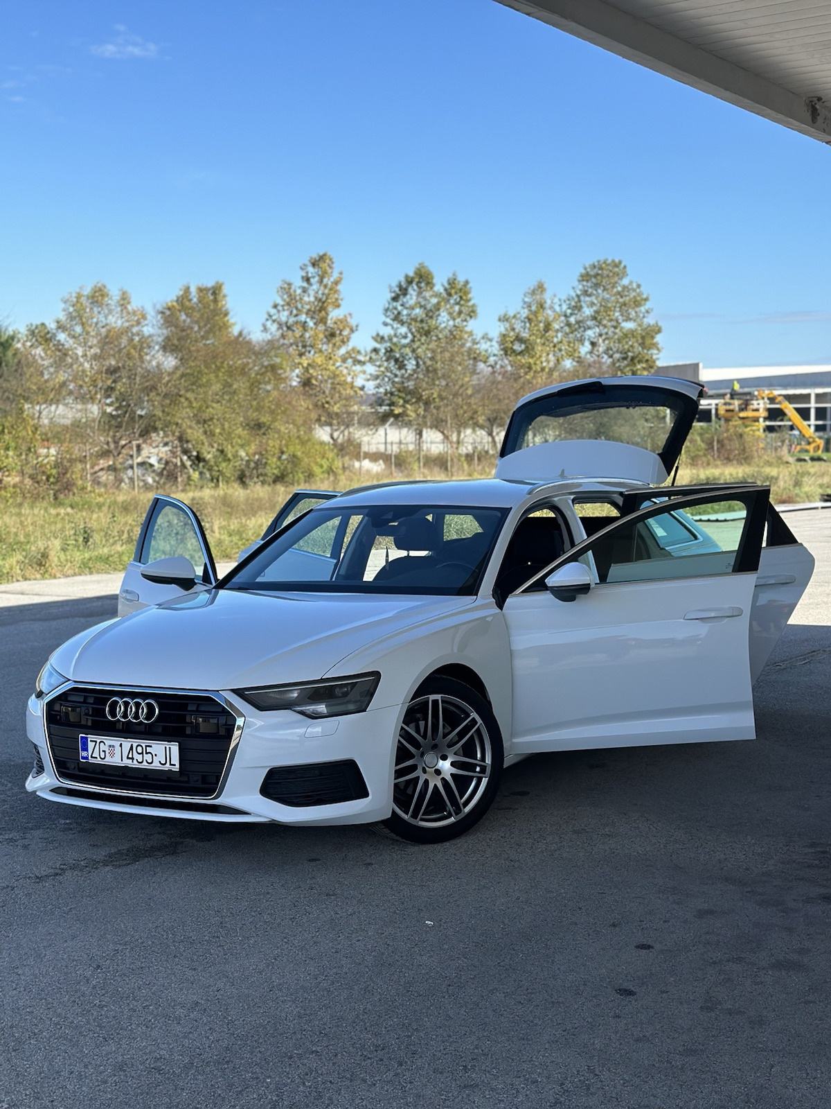 Audi A6 Avant 40 TDI S-tronic-205ks-RADAR-F1-ALU 20”-NAVI-KAMERA-WIFI ...